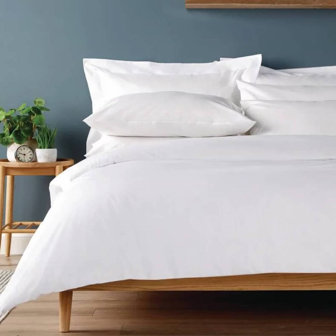 Student Bed Linen Set | Uni Bedding, Duvet Cover & Fitted Sheet ...